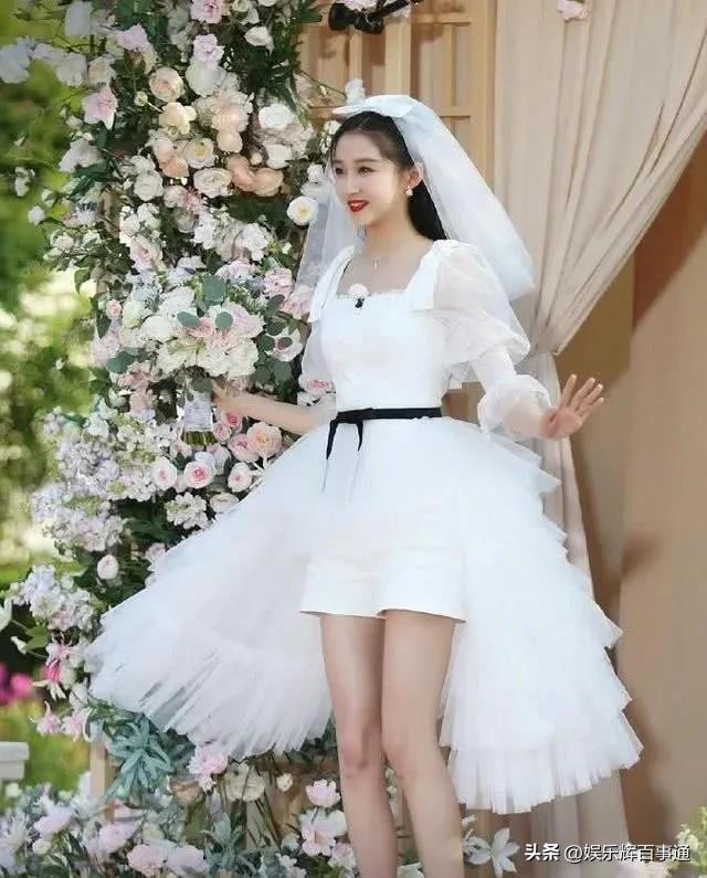 Li Chen's public wedding photos, the bride is actually Guan Xiaotong ...