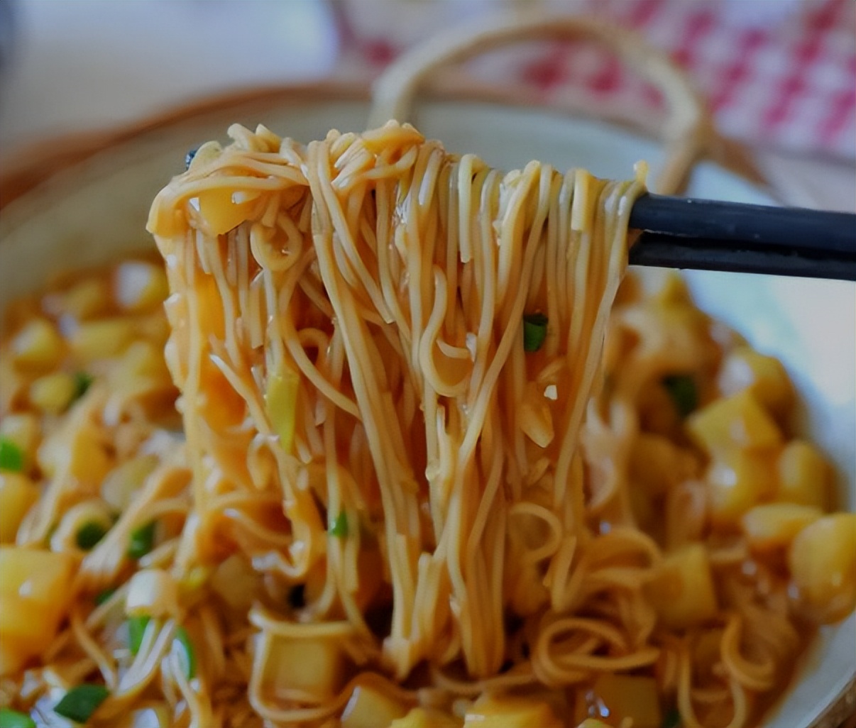 Is it good or bad for the body to eat noodles for a long time?Listen to ...