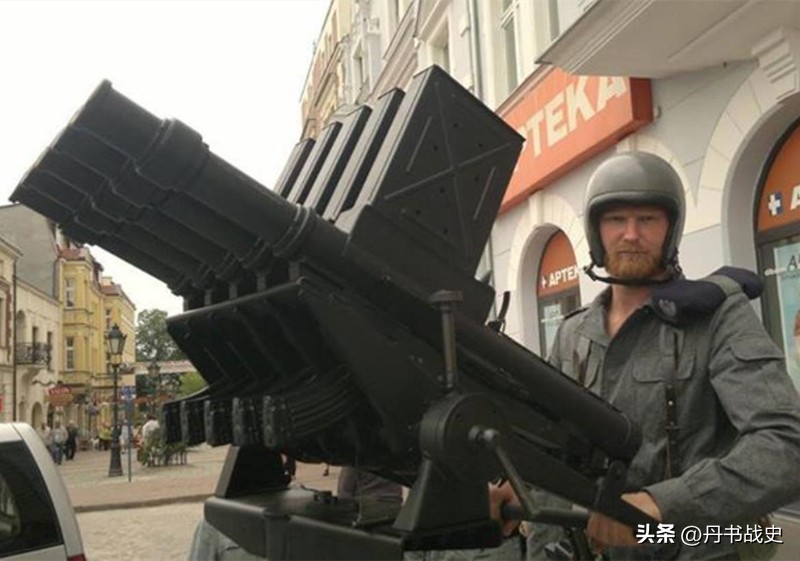 Polish AWGL-3 riot control system, five-barrel tear gas launcher - iNEWS