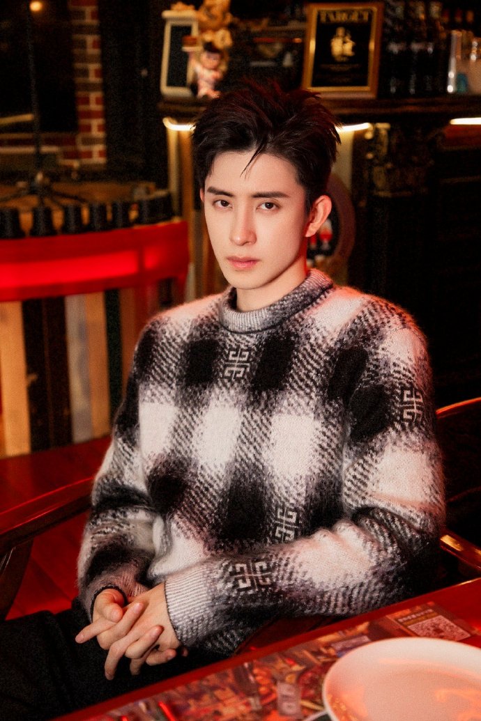 Ao Ruipeng spit into the lake, and was picked up again for what ...