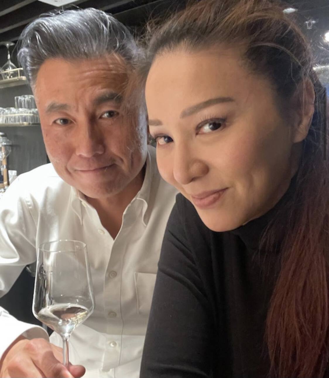 envious!Teng Li's Mingqing rarely posted a photo with her husband, and ...