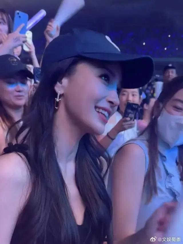 Angelababy appeared in JJ Lin's concert - iMedia