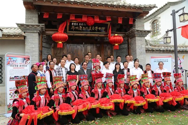 Come to Honghe with singing, dancing, food, and festivals every day - iNEWS