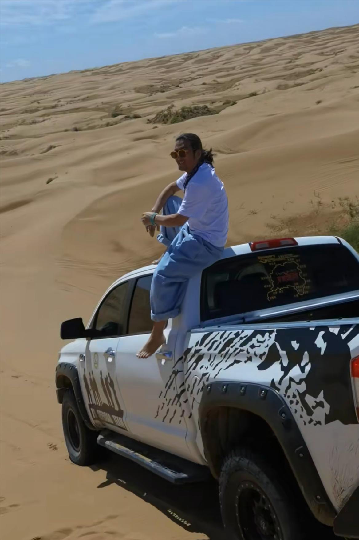 58-year-old Sun Xing lives in seclusion in Ningxia, DJing, drinking ...