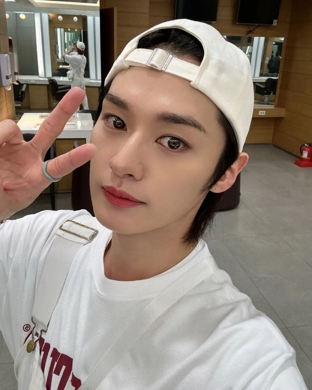 Yoon Jeong-han, the "Most Handsome Actor" of K-pop in the daily vote ...