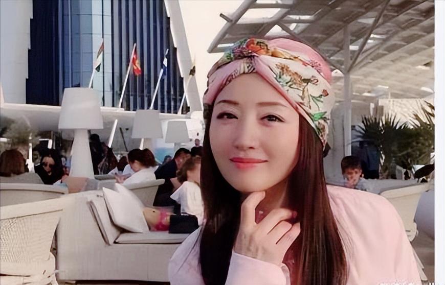 47-year-old Yang Yuying finally got the certificate? The groom was a ...