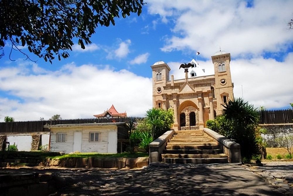 A Brief Analysis of Madagascar's Native Cultural Architecture - iNEWS