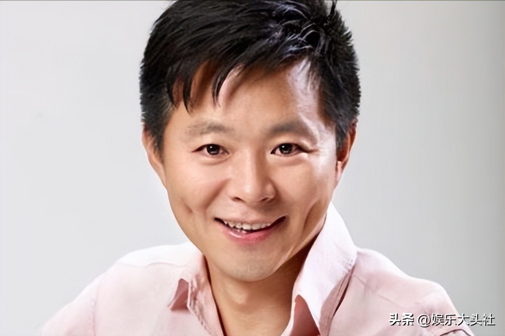 Wang Hongwei, the prince of the West: lost his father at the age of 4, and his mother has been ...