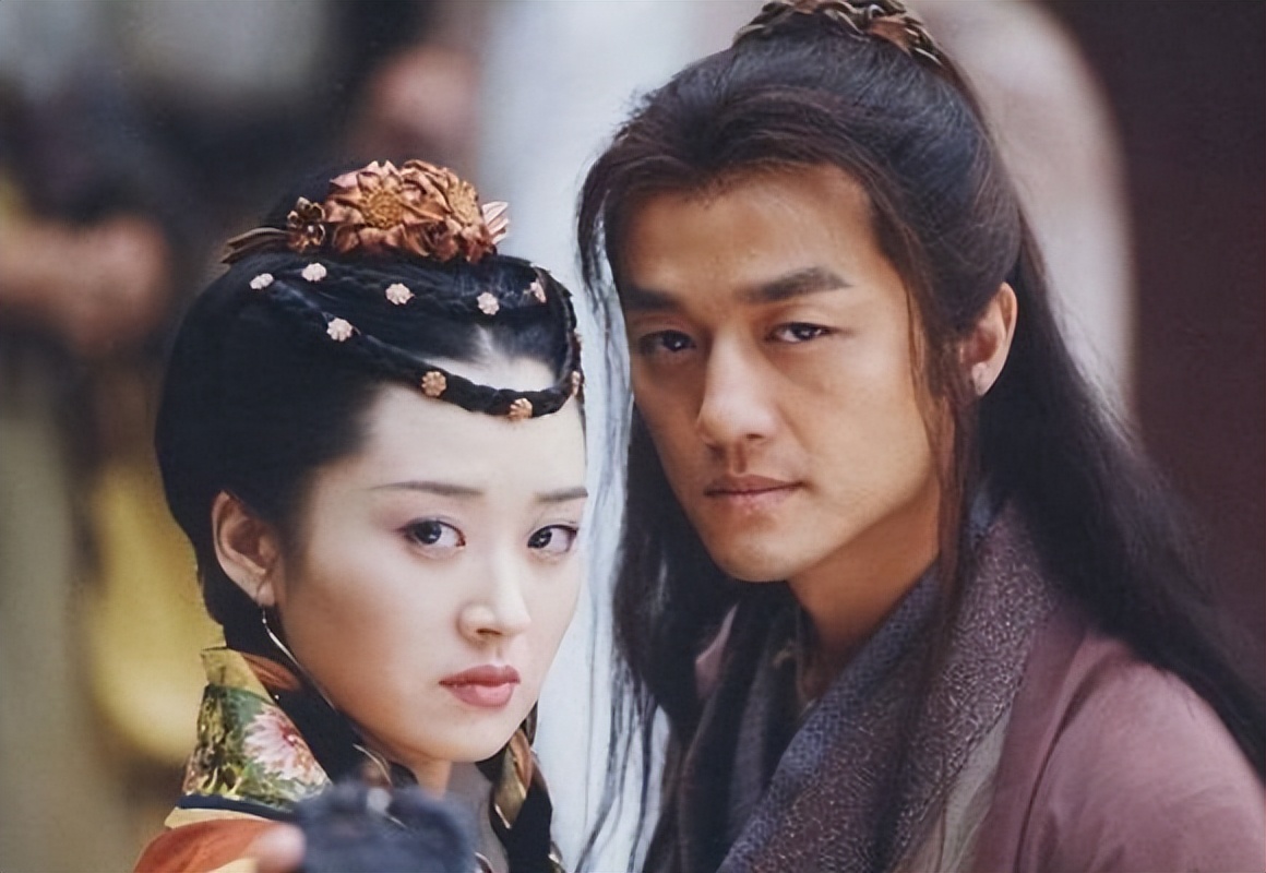 Will Yue Buqun pass the head to Linghu Chong?Ning Zhongze: No!He climbed the high branch Ren ...