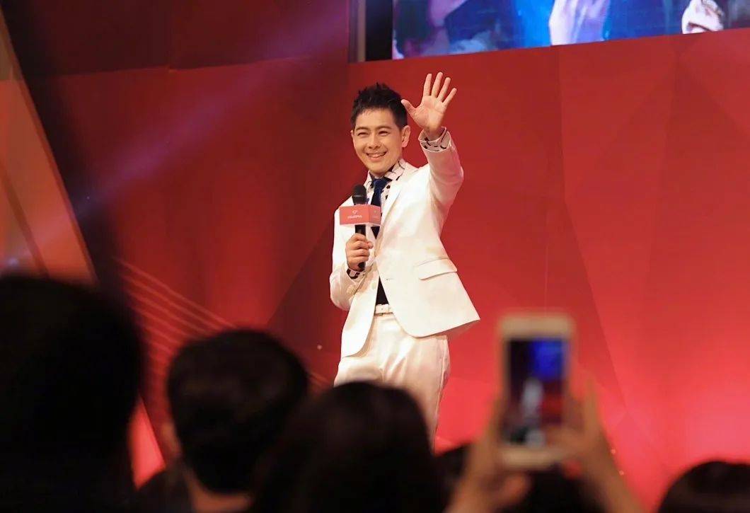 Jimmy Lin's plastic surgery failed after the car accident? Came back to ...