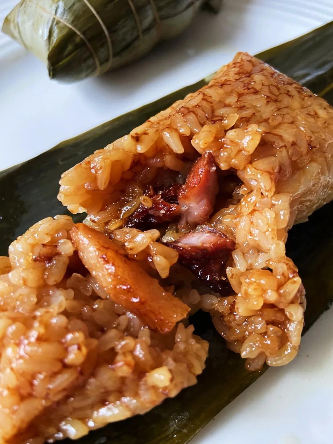 Taste buds explode! Authentic Jiangnan bacon zongzi, rich in soy sauce ...