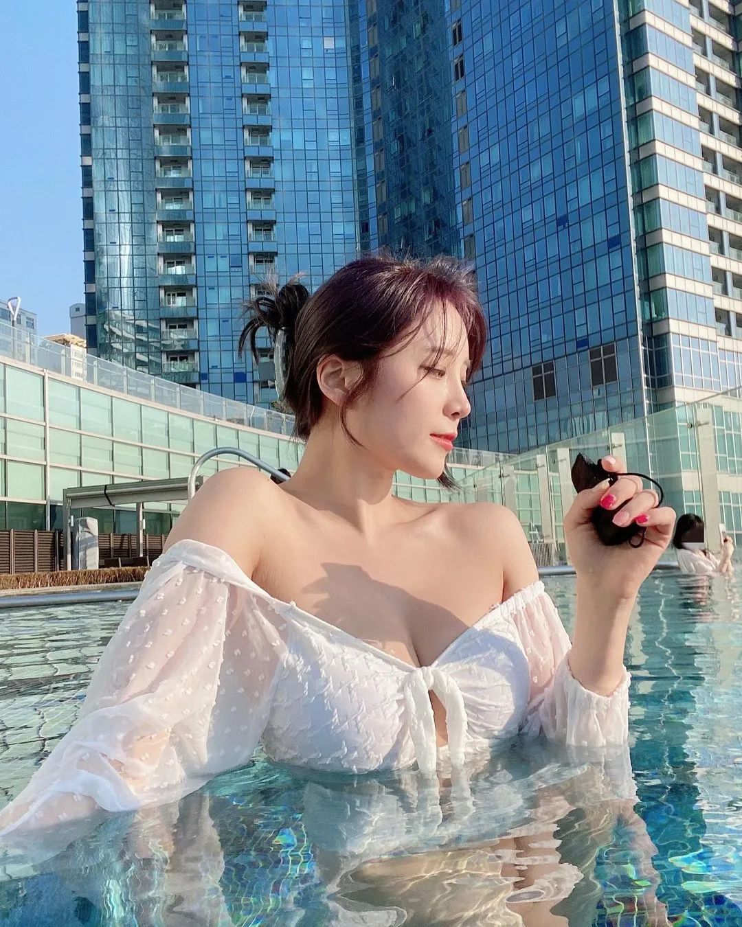 Sexy and charming yoga teacher GgotBBang - iNEWS