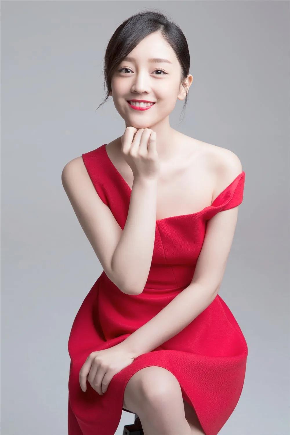 Beautiful actress: He Hua - iMedia