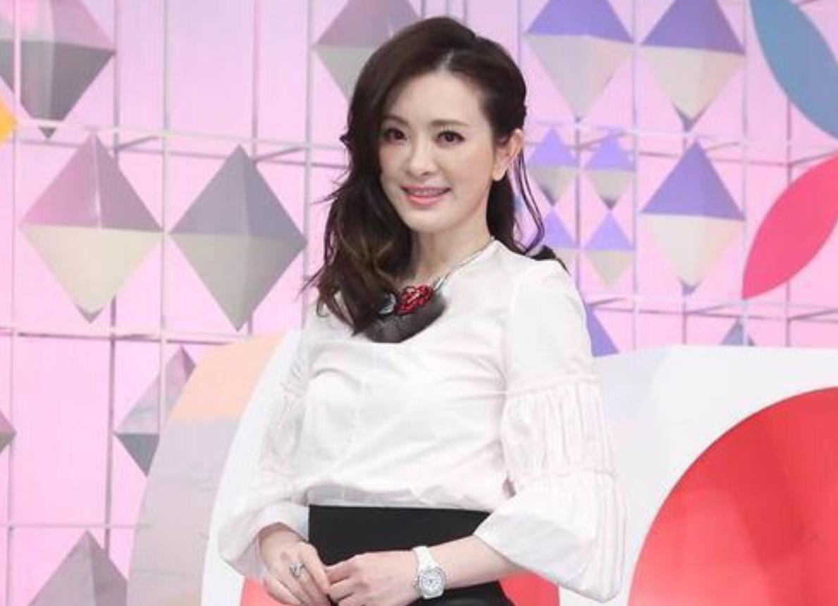 Xin Long is unable to relieve the pain of losing his wife, and Huang ...