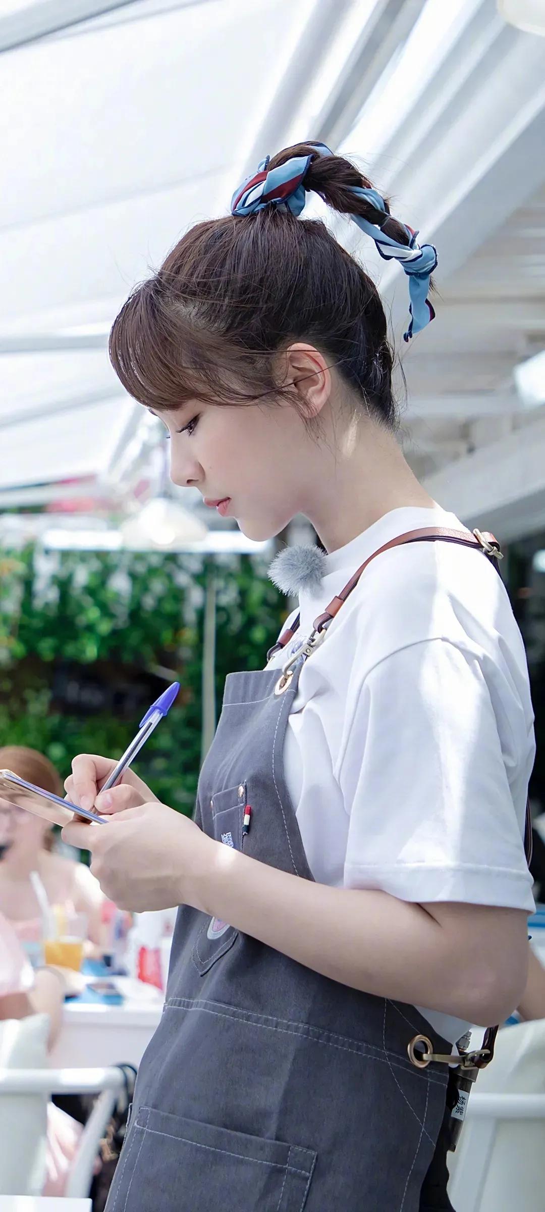 Yang Zi, Zhao Lusi, Zhang Ruonan Full Screen Mobile Wallpaper - iNEWS