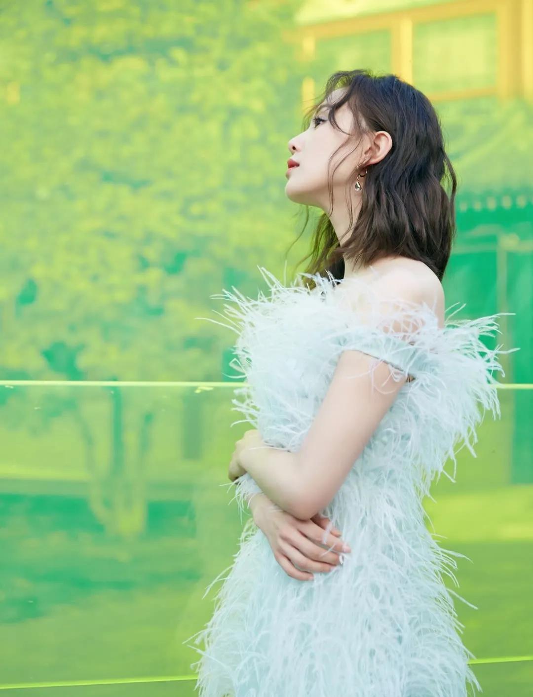 Liu Shishi - $ - $ - Meitu 15 - iNEWS