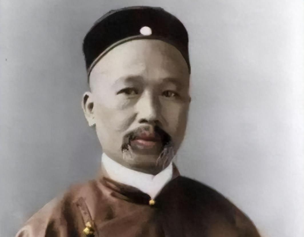 Zhang Taiyan congratulated him on his birthday. In the first couplet ...