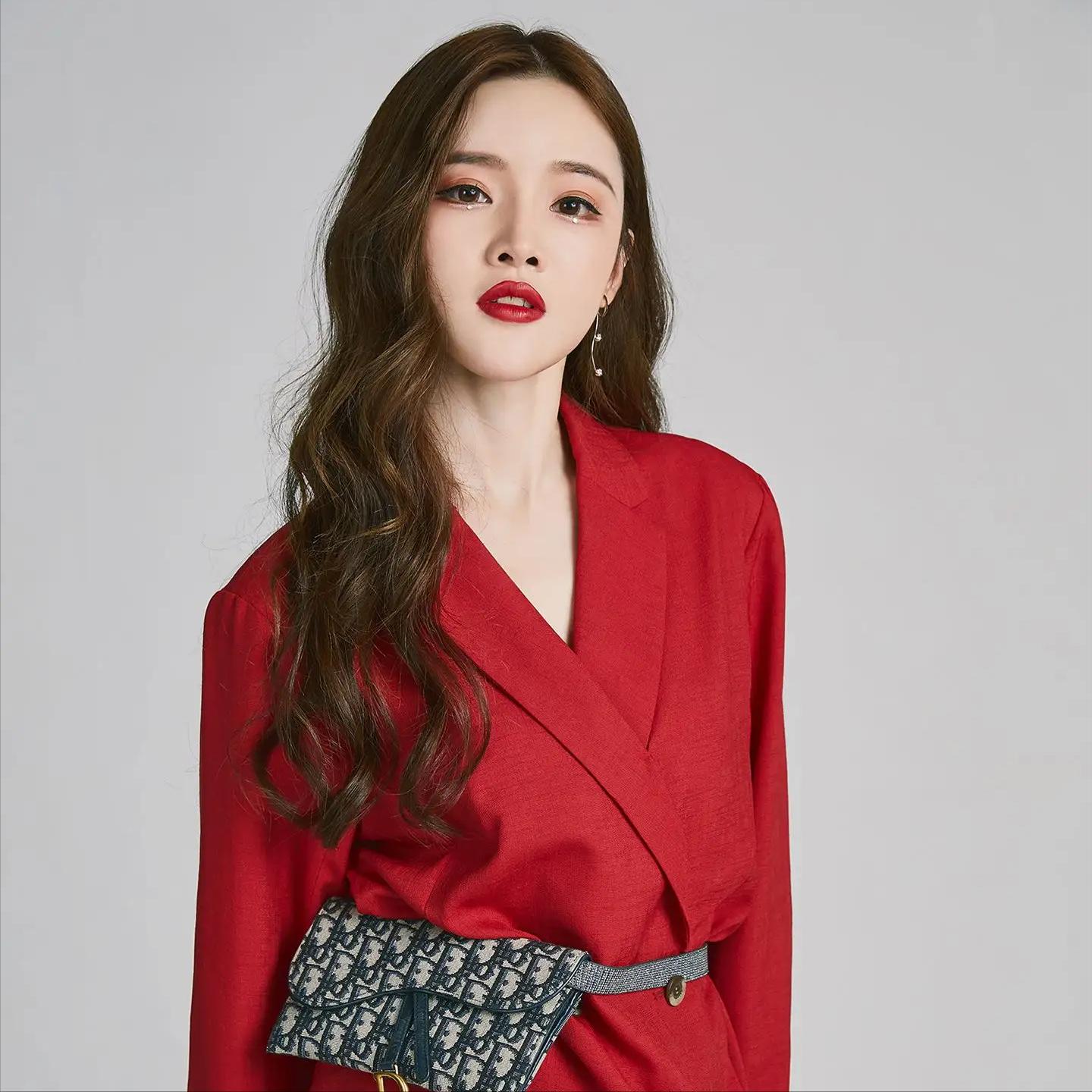 Dai Yutong VS Xu Qianya, who sang "South of the Colorful Clouds", who ...