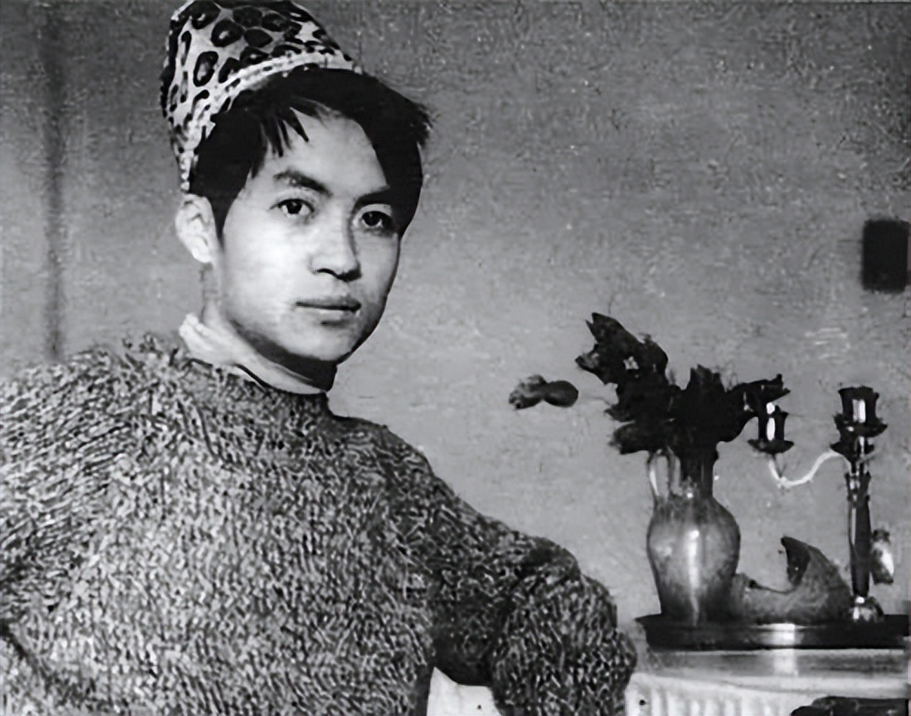 In 1993, Gu Cheng slashed at his virtuous wife with an axe and then ...