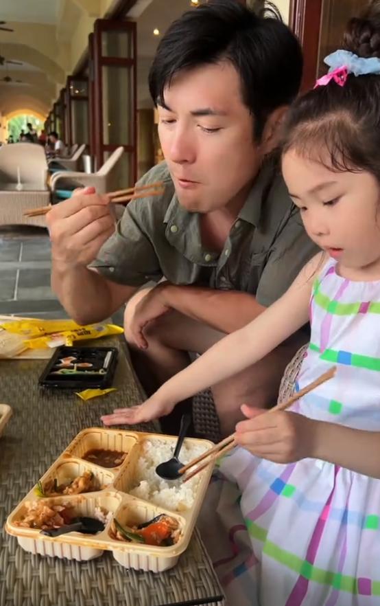 Exclusive reveal! Du Ruoxi and her daughter were intimately exposed ...