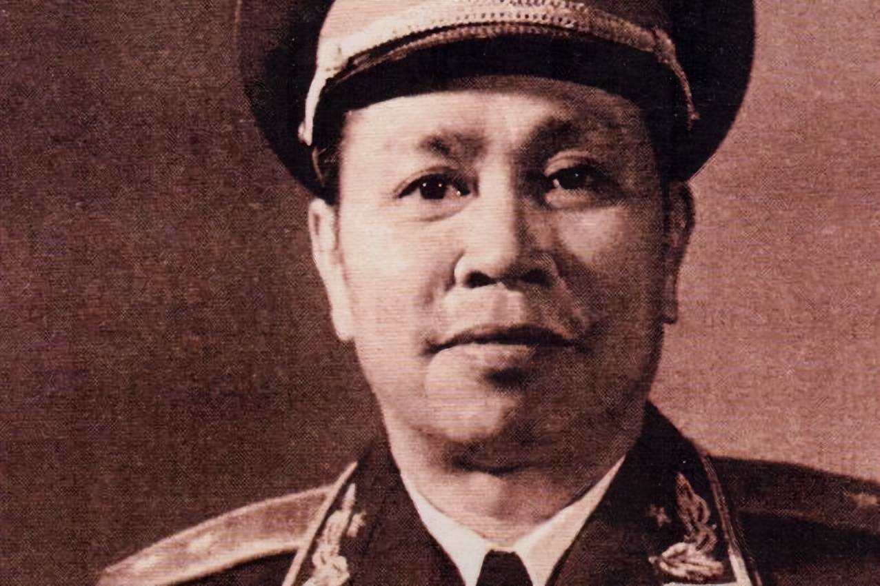 One of Mr. Lin's four confidantes, he is happy in his later years ...