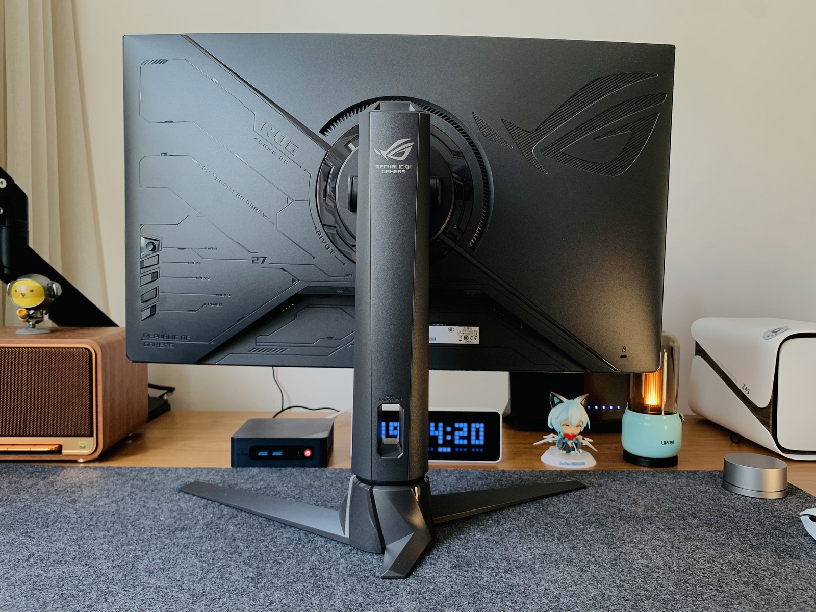 A sincere e-sports monitor, you don't want to miss it if you like games ...