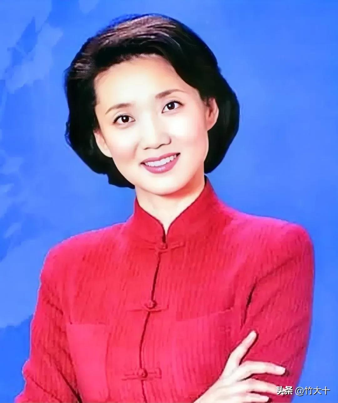 Li Xiuping, 12 photos of life, dignified and elegant, which one do you ...