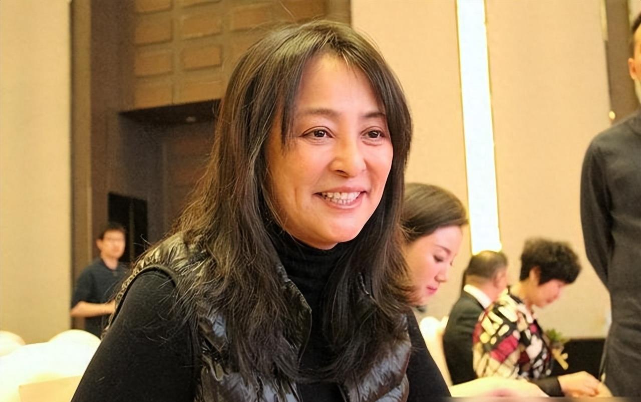 "The freedom gained by nationality? The journey of elderly actors? This ...