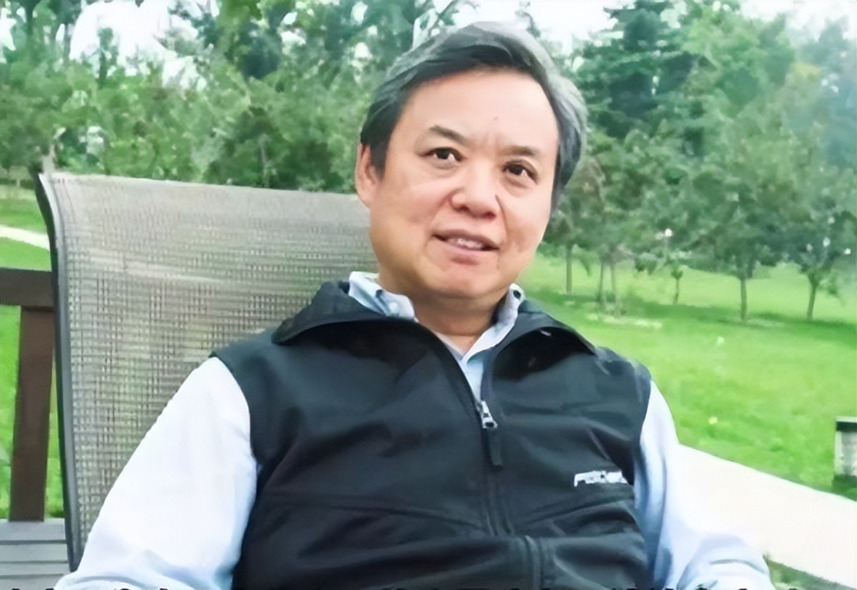 A 44-year-old with advanced lung cancer was cured by himself. Let's take a look at Ling Zhijun's ...