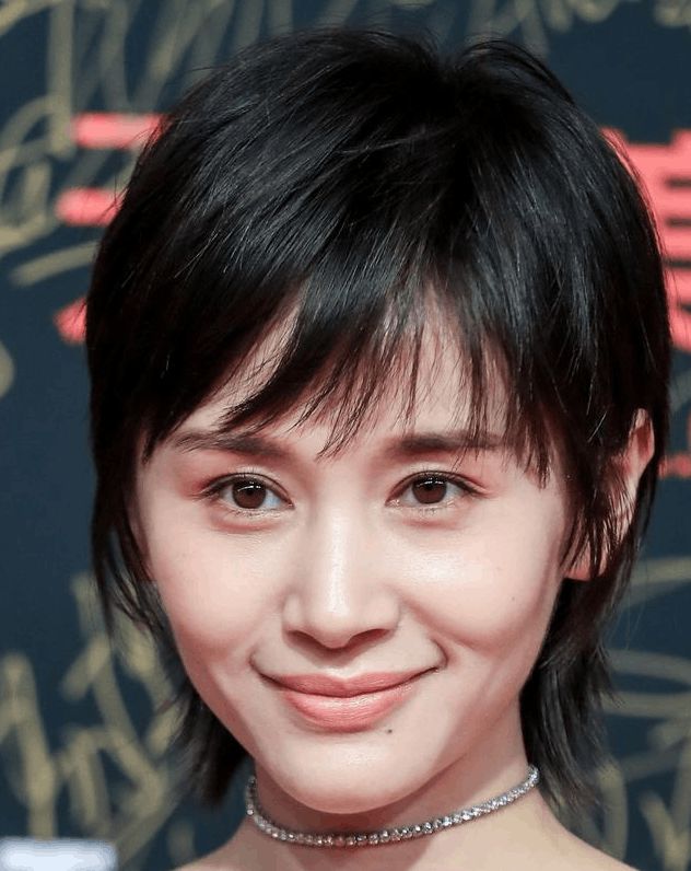 Su Wang - "The face is sunken, the cheekbones are high, and the face is ...