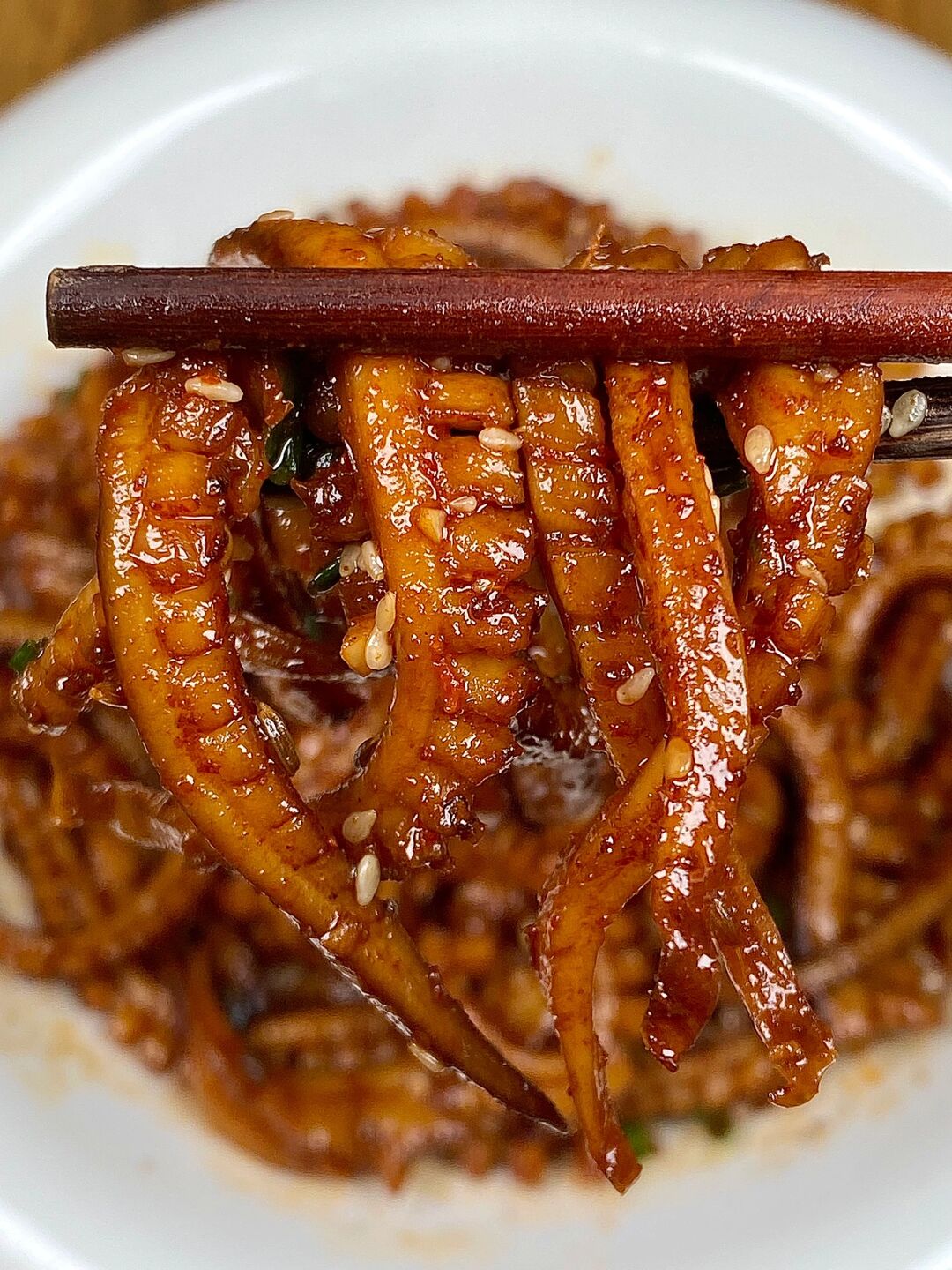 Stir-fried squid tendrils are really delicious! Fragrant and spicy, you ...