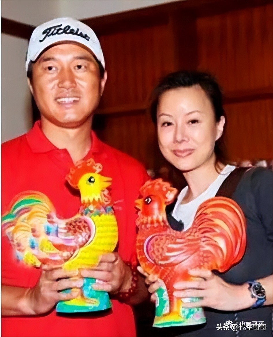 Man Wenjun: After he became famous, he abandoned his wife and daughter ...