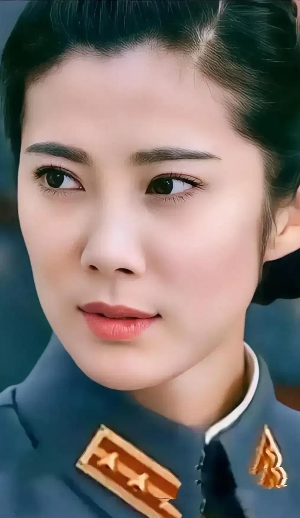The "female version of Yu Zhen" is charming, young and beautiful, a talented but little-known ...