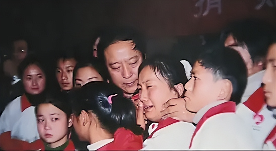 Niu Qun: He once abandoned Feng Gong to become an official, but his ...