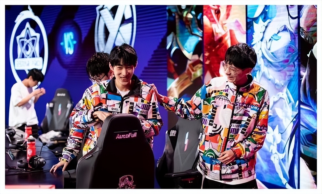 XYG2-3不敵KSG，成A組首支淘汰戰隊！靈夢官宣轉輔助，大仙憤怒了 - 頭條匯