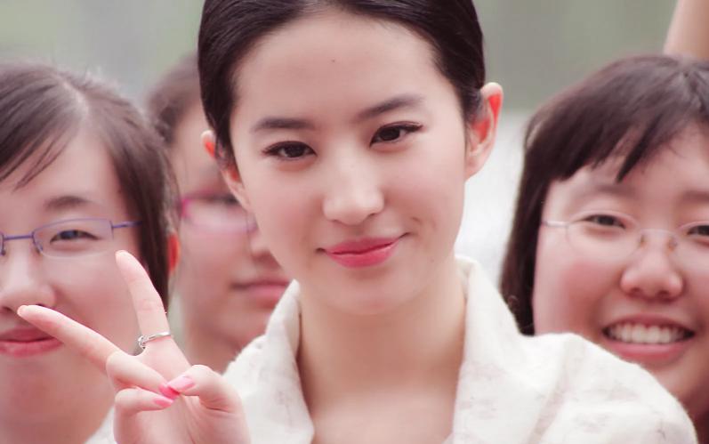 Liu Yifei and her mother, Liu Xiaoli, look better than the other, and ...
