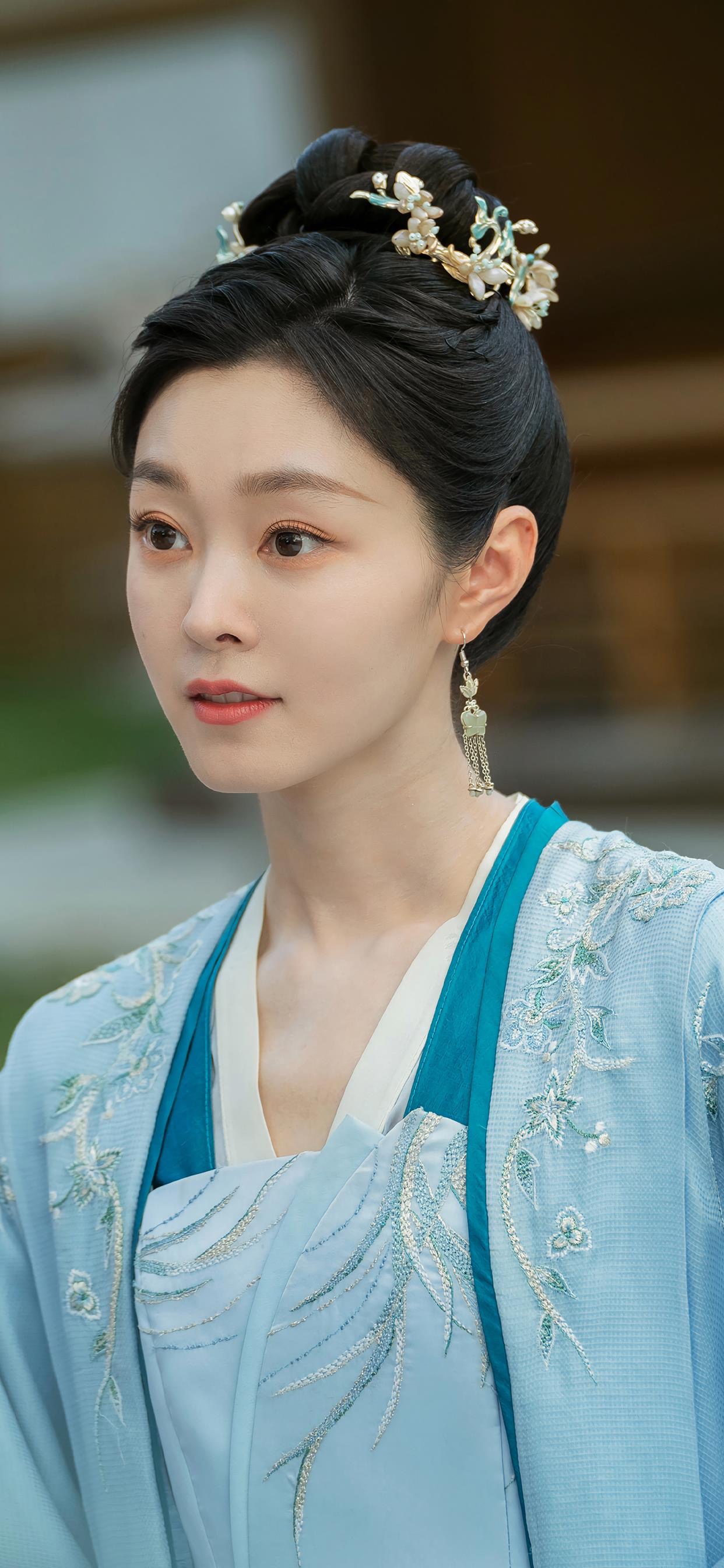 Song Yi (Yi Song) —— the beauty of elegant lady - iNEWS