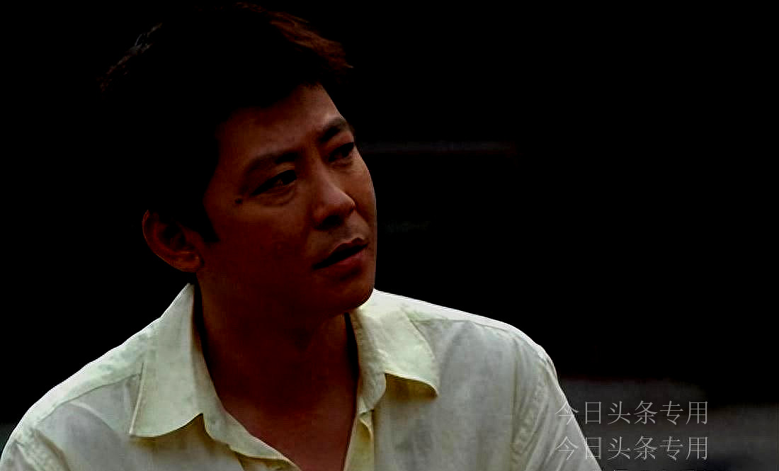 The 58-year-old actor shows off his American life: three generations of ...