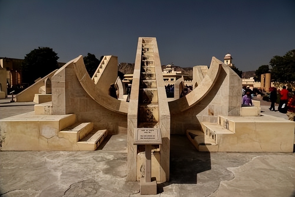 What are the characteristics of ancient Indian astronomy and cosmology ...