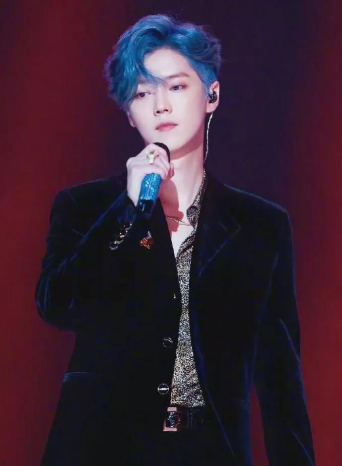 Luhan's underground girlfriend who has been in love for 7 years can't ...