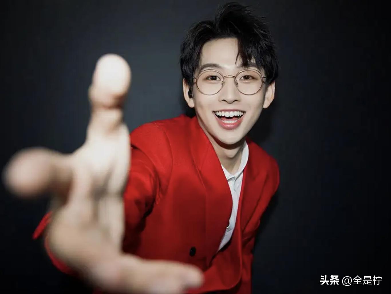 The hosts of Hunan TV's "Mid-Autumn Festival Gala" are all online, and ...