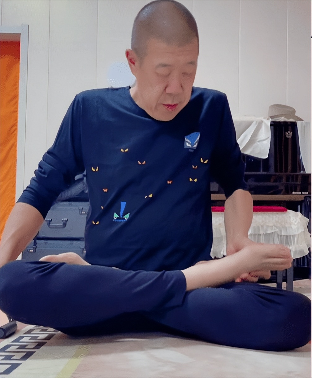 "Supporting role" Qin Weidong: Alcohol destroys two marriages, third marriage and second wife ...