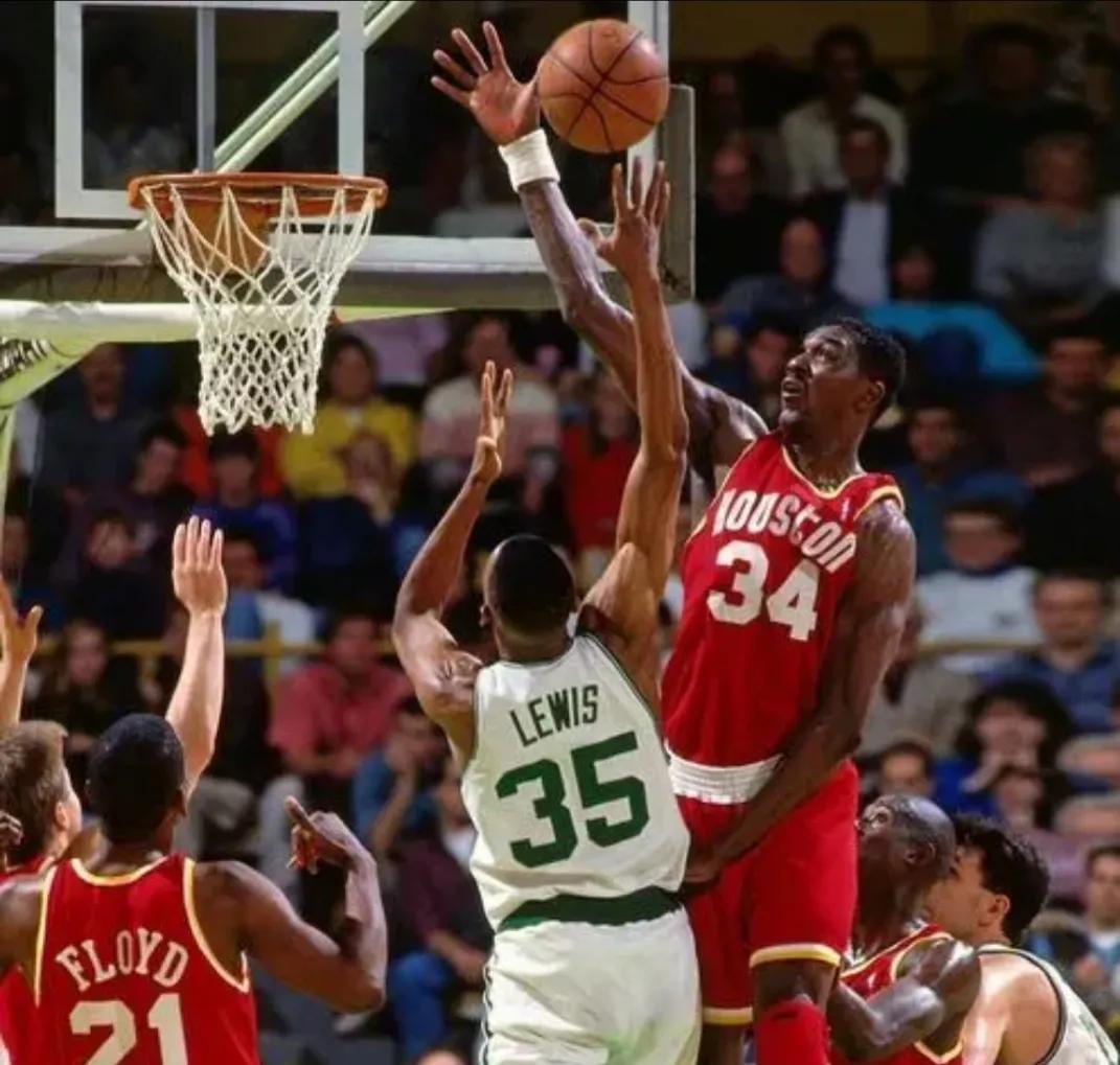 "Bronze wall and iron wall"!The NBA's active defensive ability only has ...