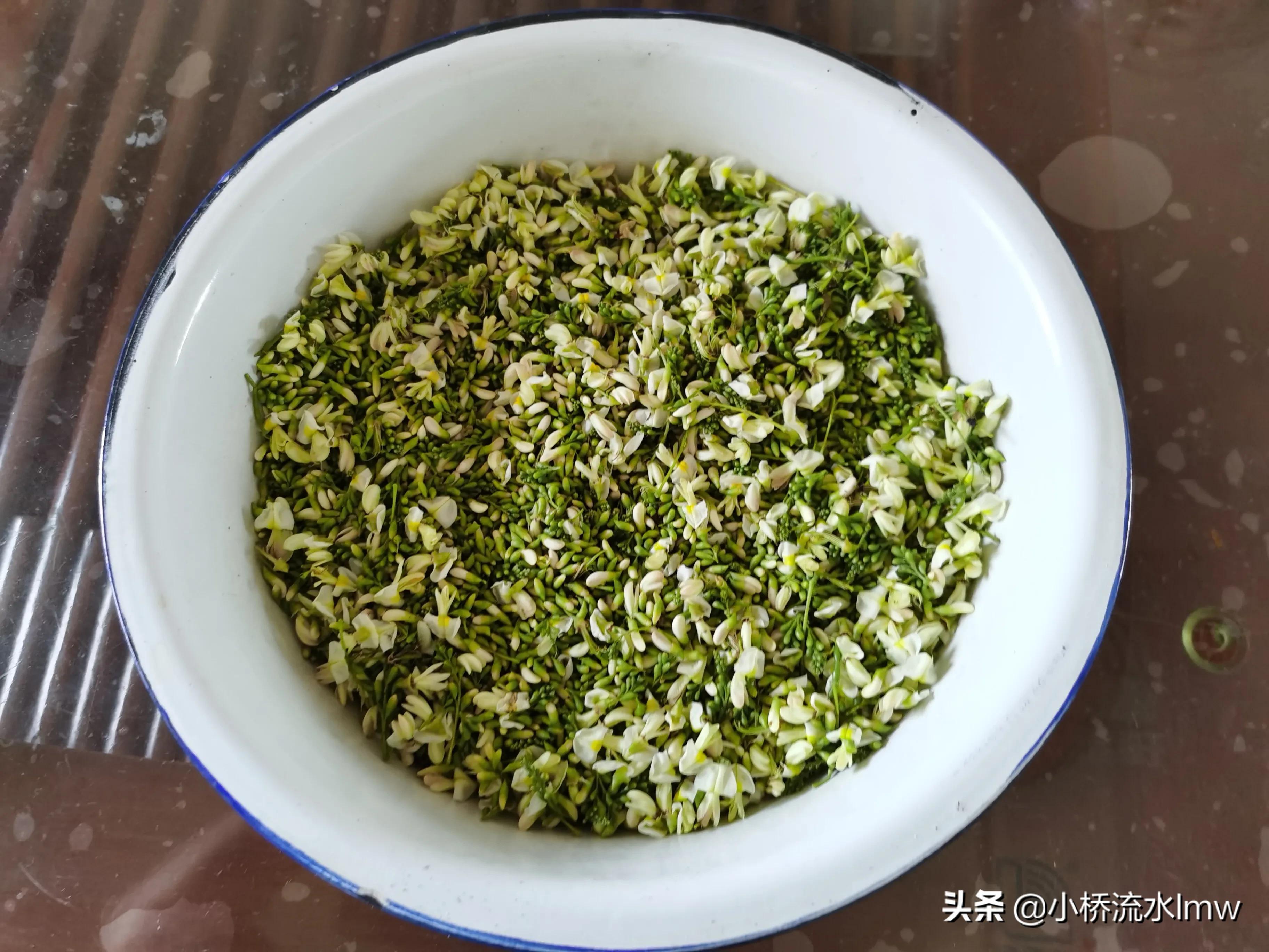 Hand-fry locust rice tea - iNEWS