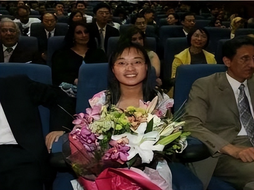 Wei Minzhi and Zhang Ziyi became female seekers at the same time, but after many years of ...