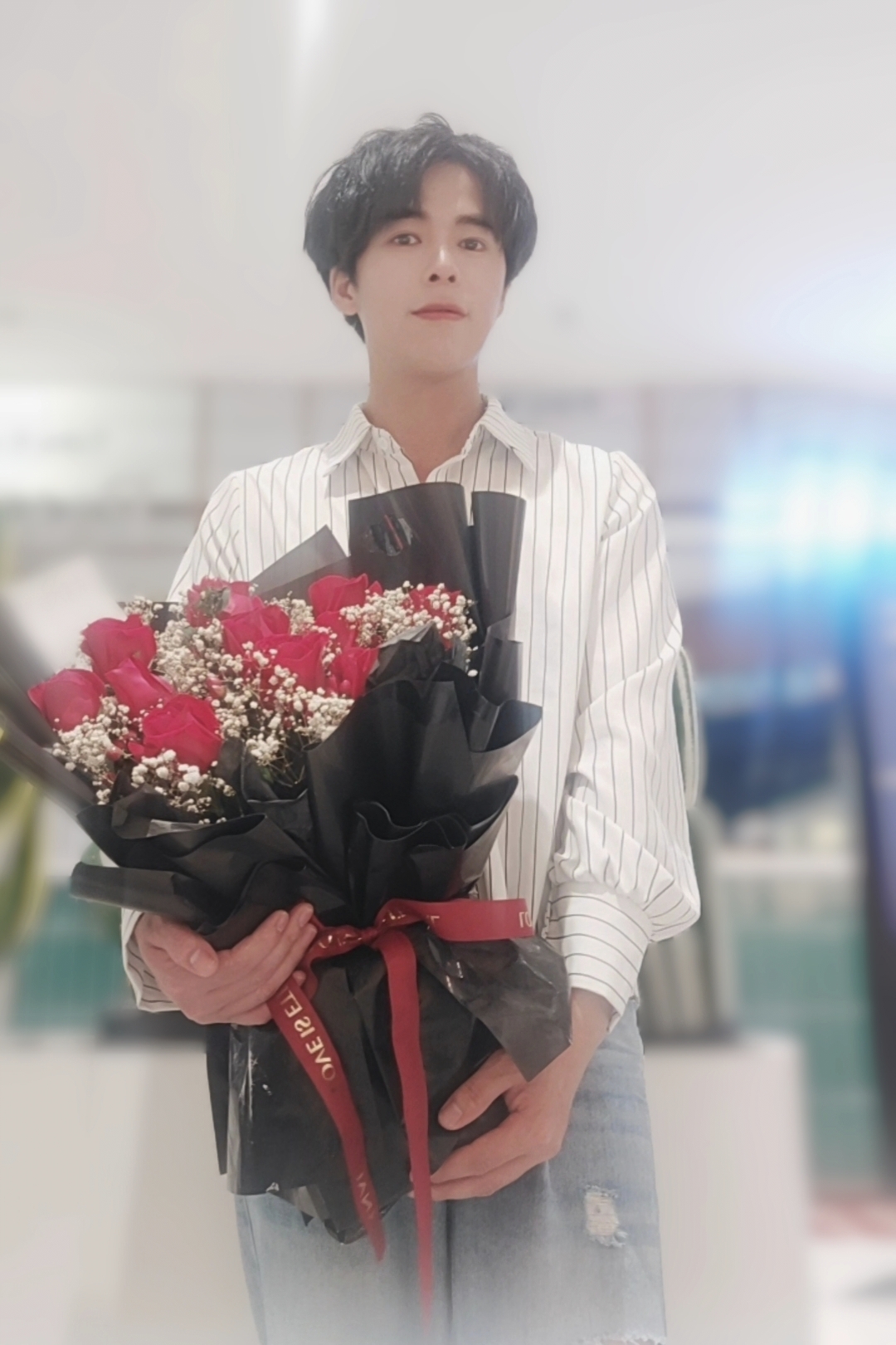 The ancient costume modern time-travel drama "Emperor's Order" starring Luo Junlin was ...