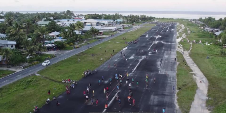 The 4th smallest country in the world, the narrowest is only 20 meters ...