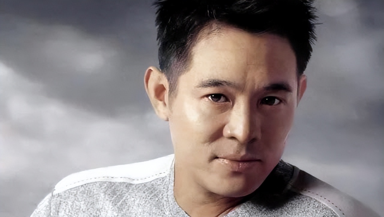 One set in front of others and one behind the other, the star whose ...