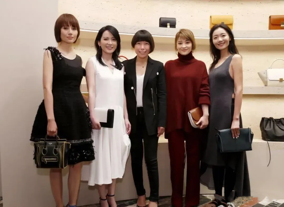 After seeing the group photo of Yuan Quanmei Ting and Yu Feihong, I ...