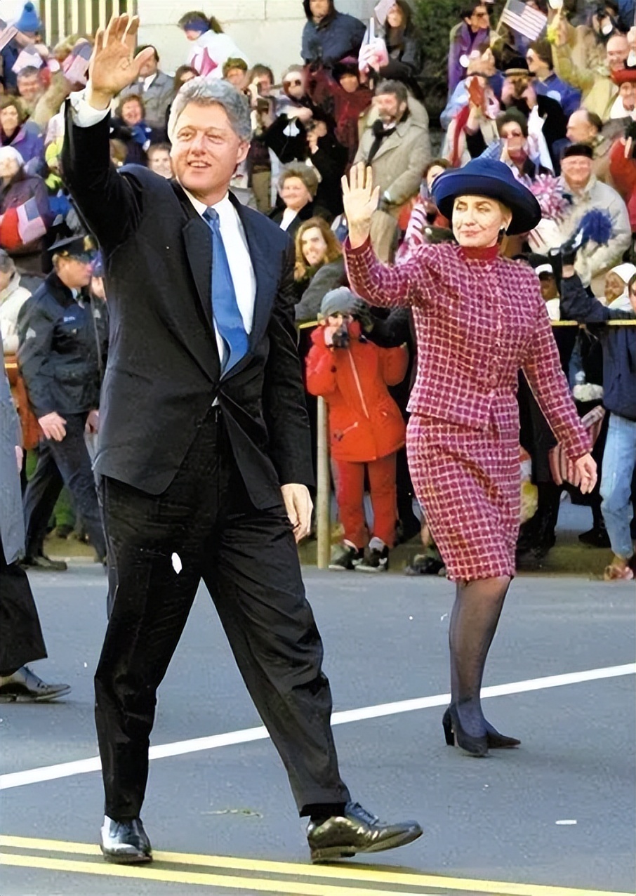 Clinton's "zipper door" incident was exposed, Hillary was accused of ...